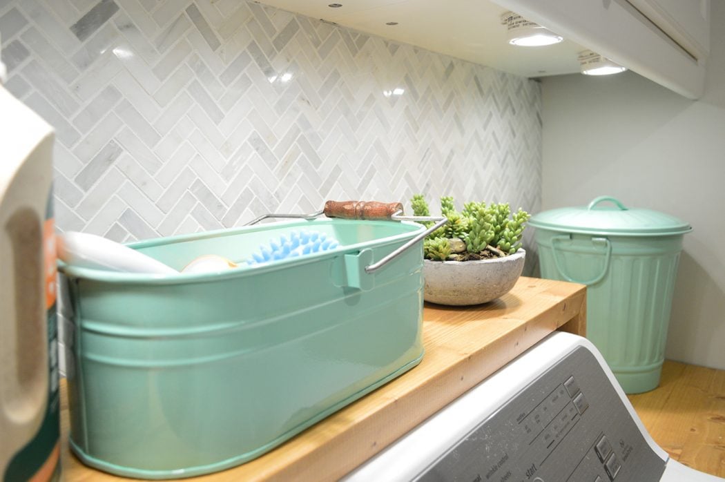 Harold's Renovation Blog: Installing Your Own Under-Cabinet Lighting